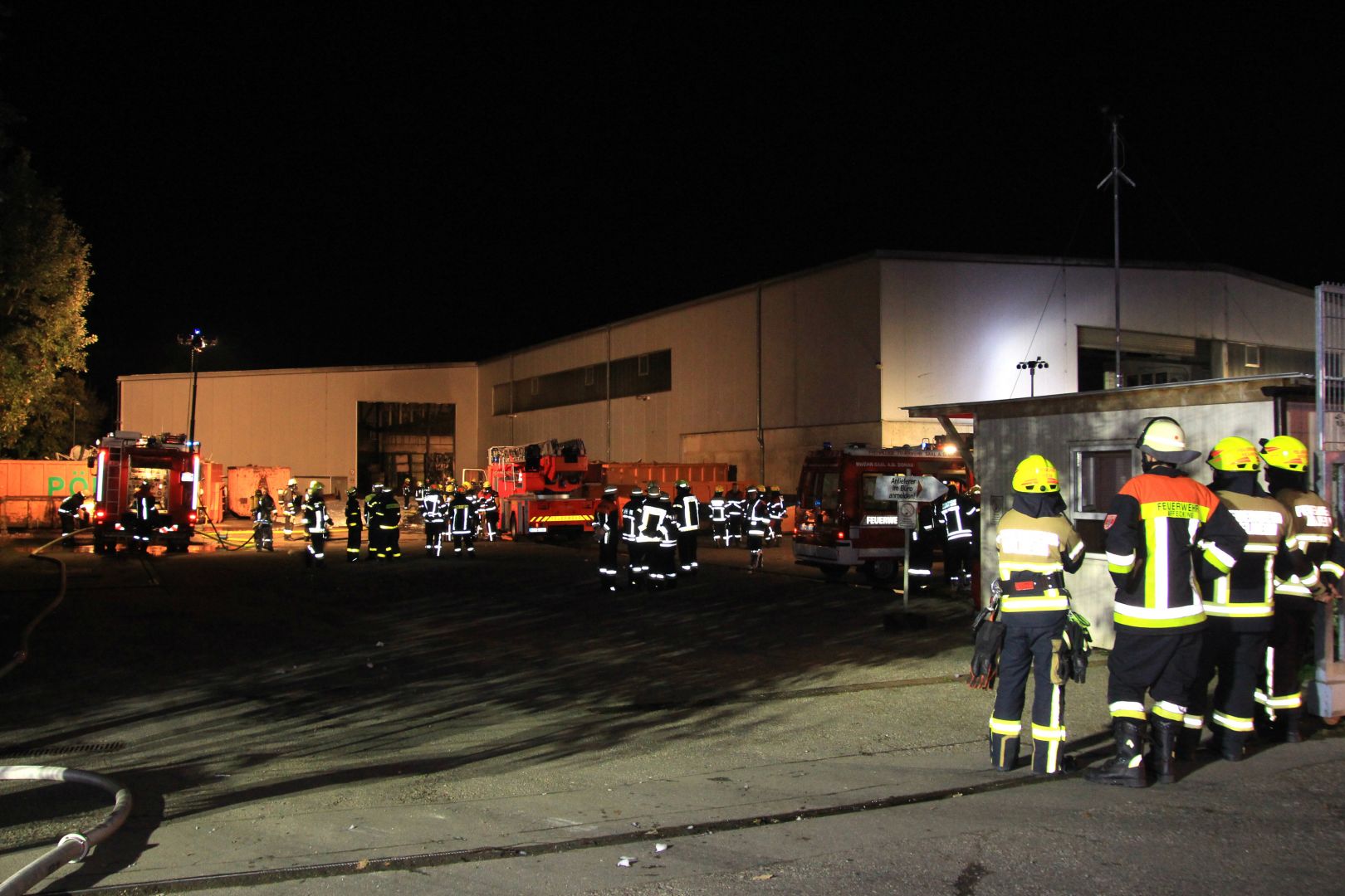 Nächtlicher Großeinsatz in Saal: Schaden im sechsstelligen Bereich - Pfaffenhofen Today